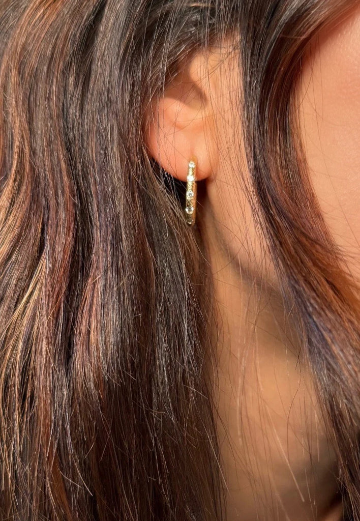 VIVIENNE – Imperfect Grace